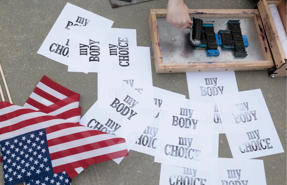 Writing – ANDRÉA BECKER